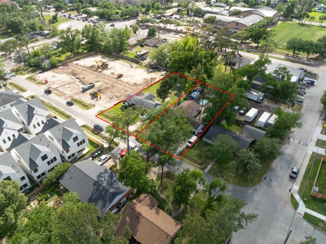 1421 Caywood Ln, Houston, TX 77055 | MLS #3670 | Compass