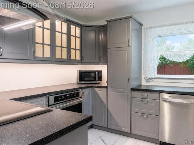 1421 Cedarhill Drive