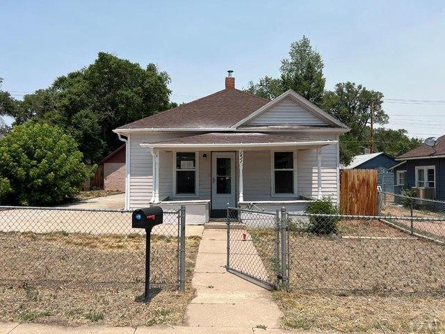 1421 E 12th St, Pueblo, CO 81001