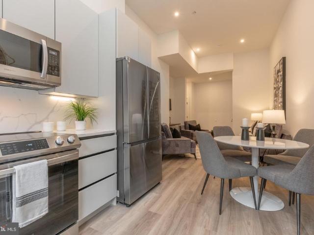 1421 E Columbia Avenue # 101