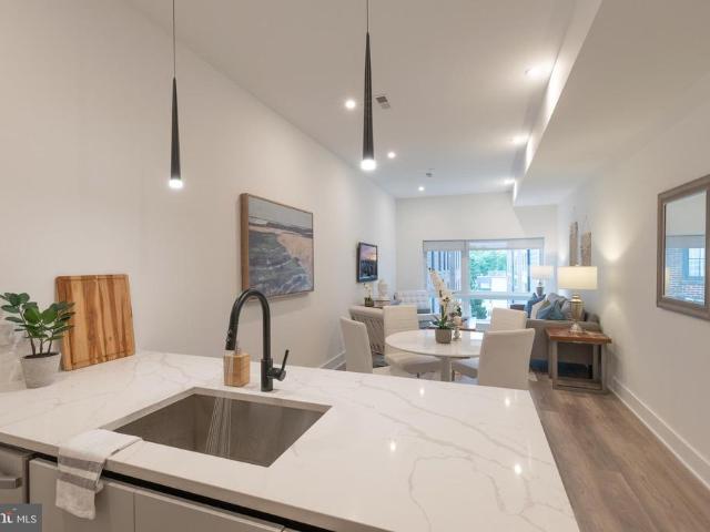 1421 E Columbia Avenue # 202