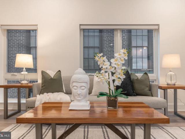 1421 E Columbia Avenue # 304