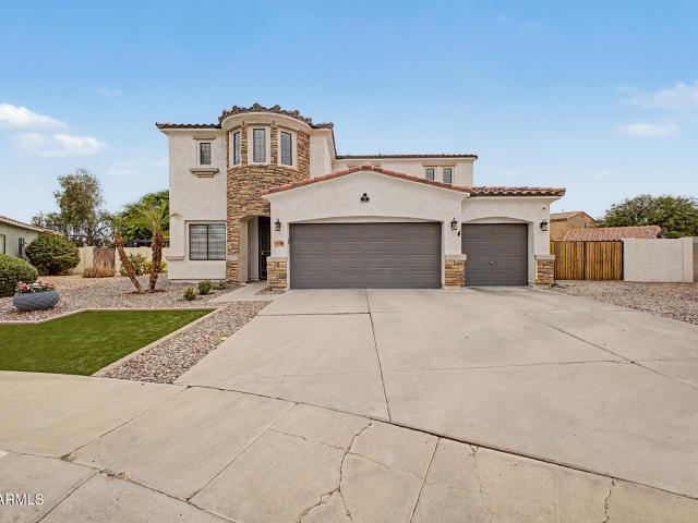 1421 e saddlebrook court