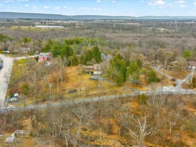 1421 Earlys Mill Rd, Palmyra, PA 17078