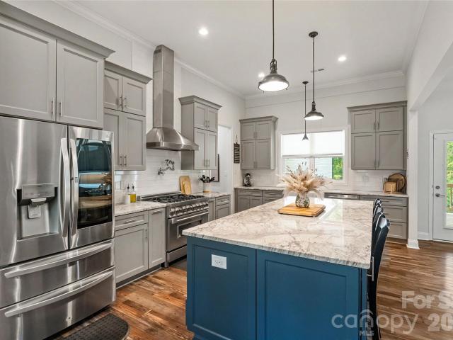 1421 Hamilton Crossroads Road