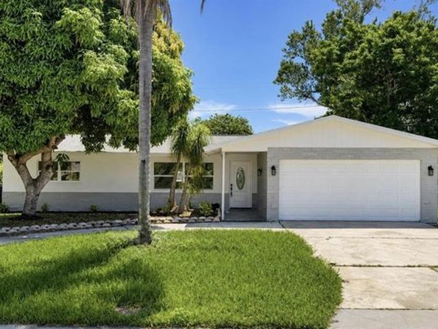 1421 Heather Dr, Dunedin, FL 34698