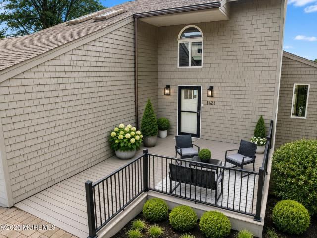 1421 Summit Place