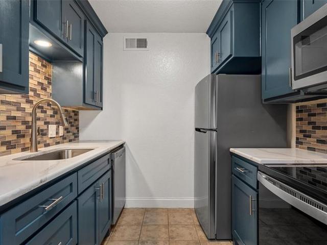 1421 S 12th St Apt 114, Waco, TX 76706