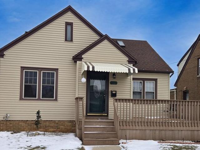 1421 S 21st St, Manitowoc, WI 54220