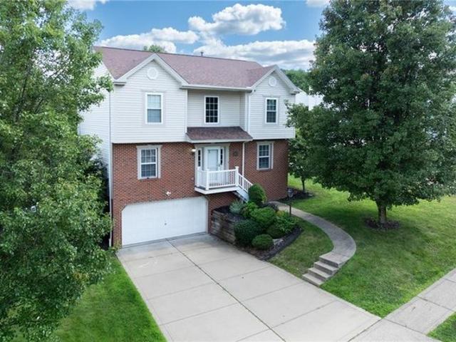 1421 Sandstone Dr, Tarentum, PA 15084