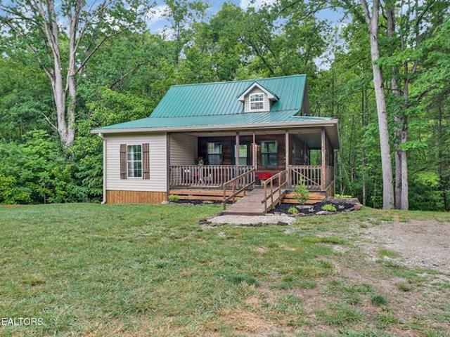 1421 Taylor Place Rd, Jamestown, TN 38556