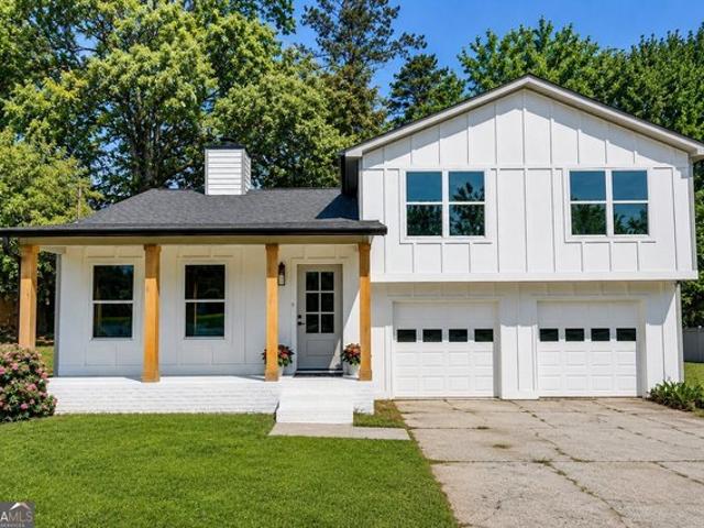 1421 Willow Bend Dr, Snellville, GA 30078