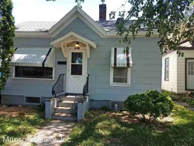 1421 9th St. S. 1421 9th St S