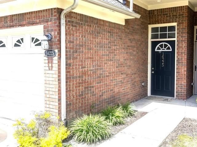 14225 Shadywood Dr, Sterling Heights, MI 48312