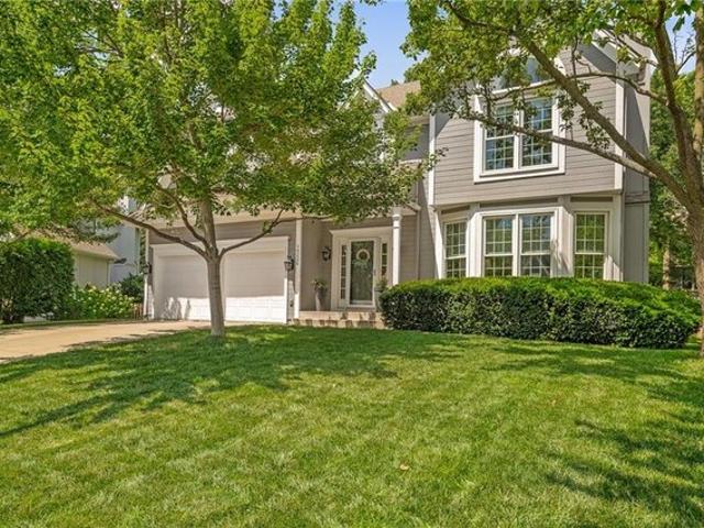 14226 W 121st Ter, Olathe, KS 66062
