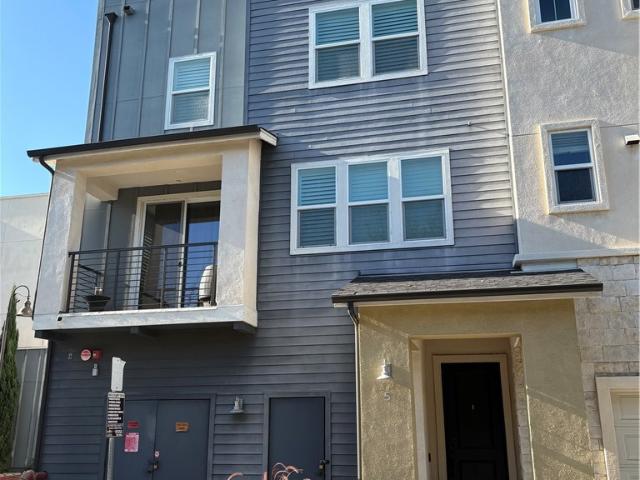 1422 N Harbor