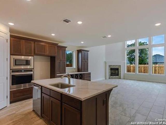 1422 Oaklawn Dr