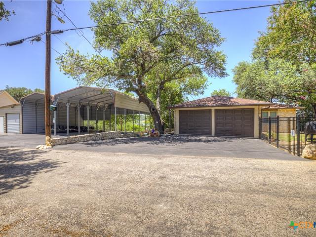 1422 Oakridge Lane