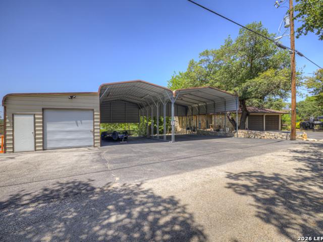 1422 Oakridge Ln