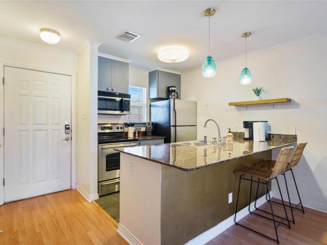 1422 Collier St # 214
