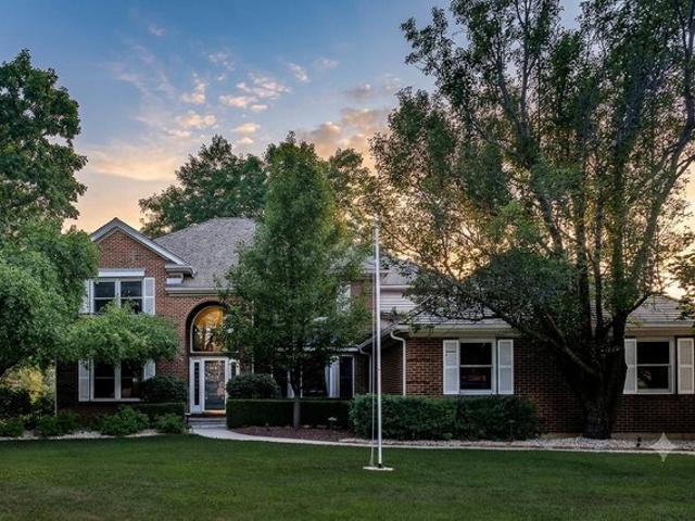 1422 Eagle Ridge Dr, Antioch, IL 60002