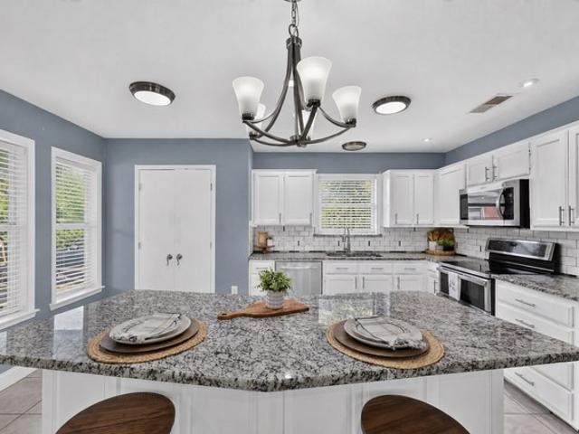 1422 Elmwood Ave, Fort Worth, TX 76104