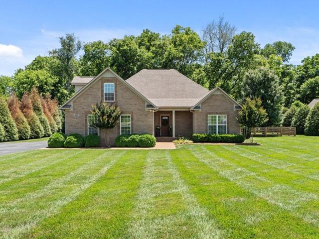 1422 Polo Fields Ln, Columbia, TN 38401