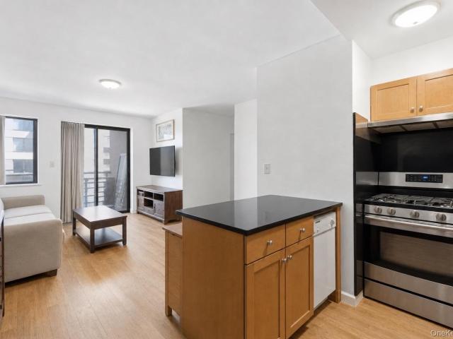 1422 th Avenue 6B