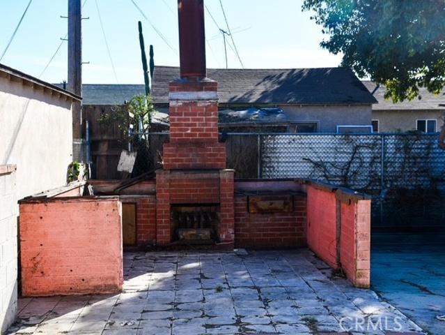 1422 W 110th St, Los Angeles, CA 90047 | MLS #PW26012 | Compass