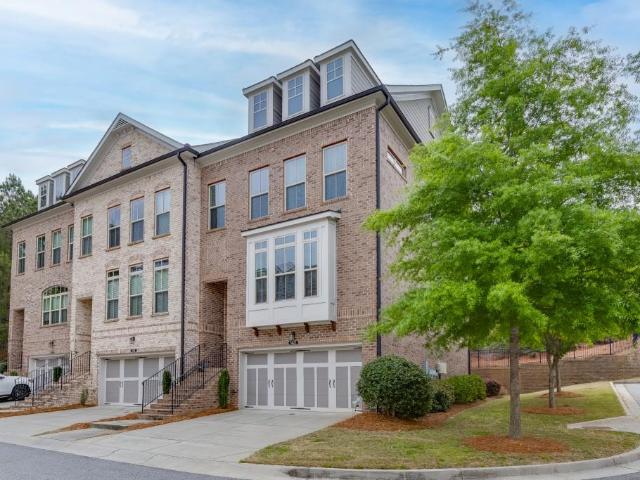 1422 Wisteria Wall Drive