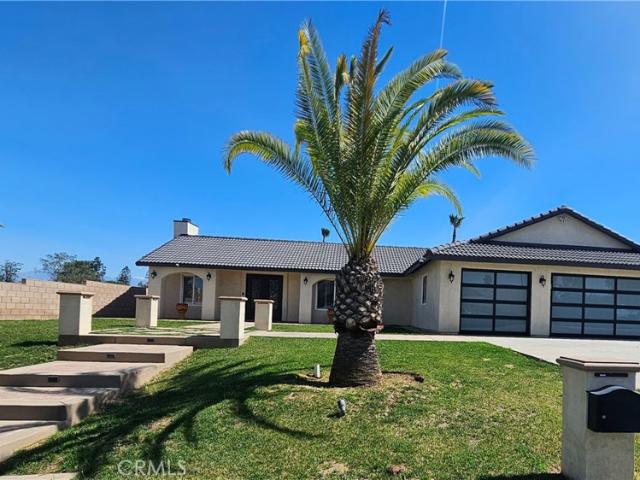 14230 Avenida Munoz