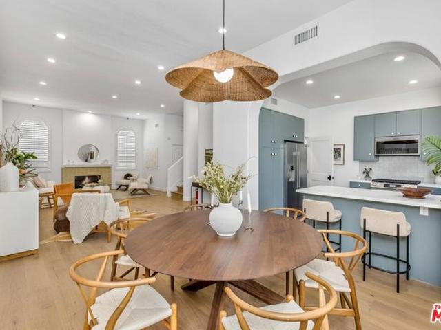 14234 Dickens St Unit 2, Sherman Oaks, CA 91423