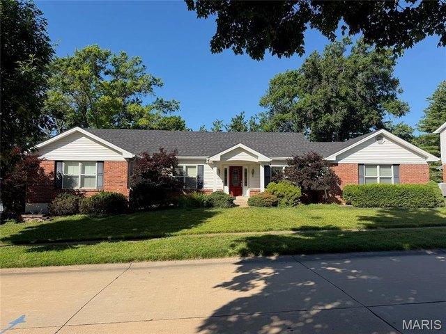 14238 Kinderhook Dr, Chesterfield, MO 63017