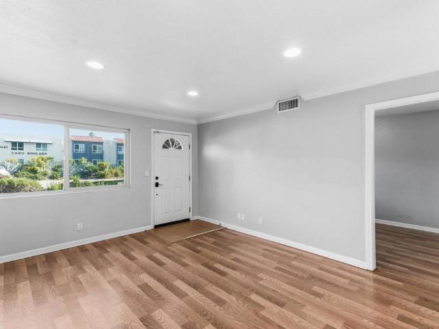 1423 N Broadway E