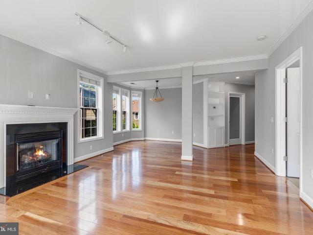 1423 N Rhodes Street # 201