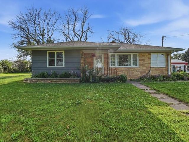 1423 Dakota Ave, Clare, IA 50524