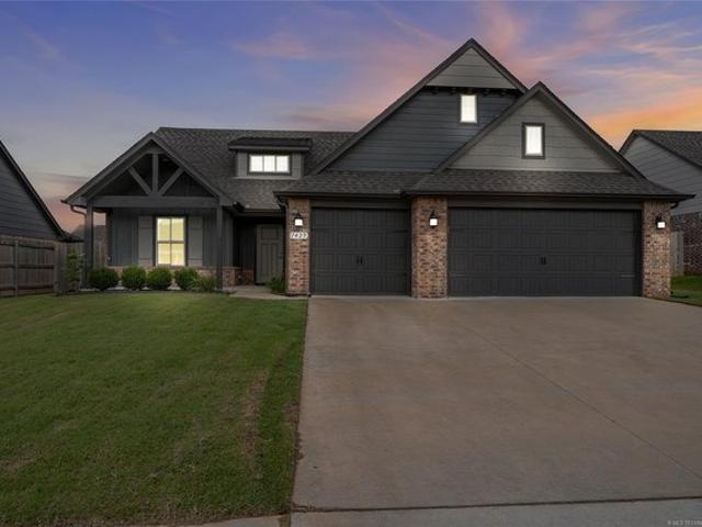 1423 E South Park Pl, Broken Arrow, OK 74011
