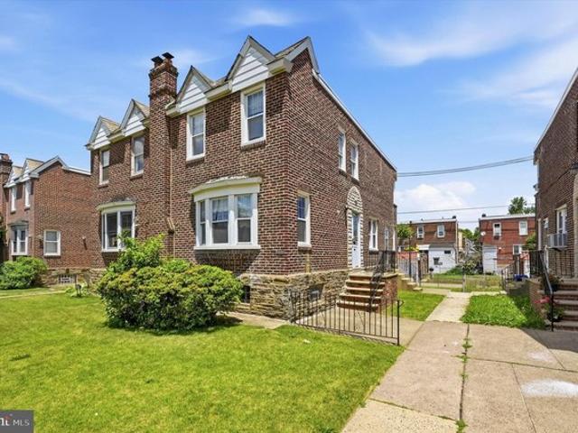 1423 Friendship St, Philadelphia, PA 19111
