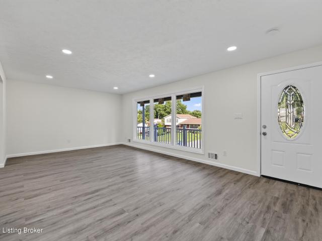 1423 Hobart Dr