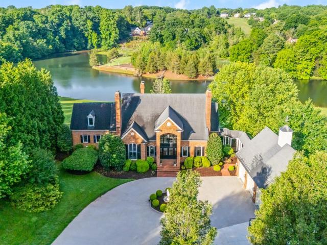 1423 Lakepointe Drive