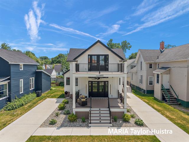 1423 Lakeshore Drive