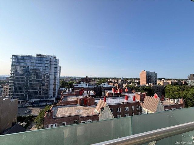 1423 th Ave Apt 11A, Flushing, NY 11354