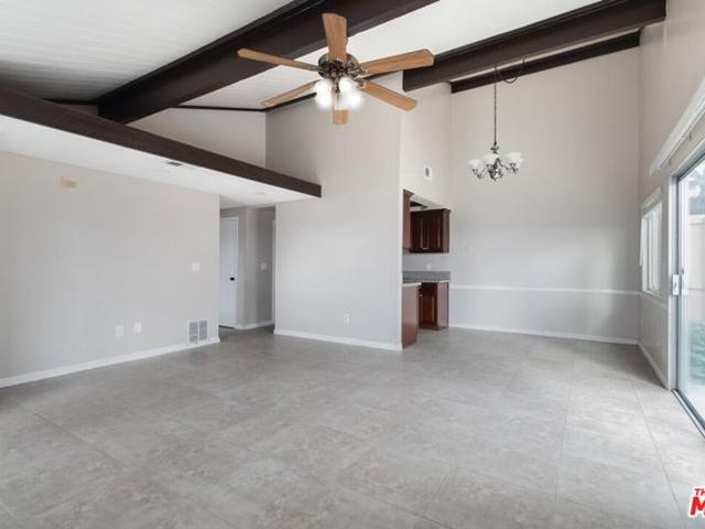 1423 W 7th St, Upland, CA 91786