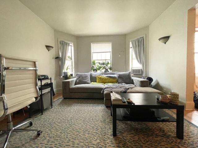 1423 West Farwell Avenue 2 Bedroom Apartment for Rent at 1423 W Farwell Ave, Chicago, IL 60626 Rogers Park