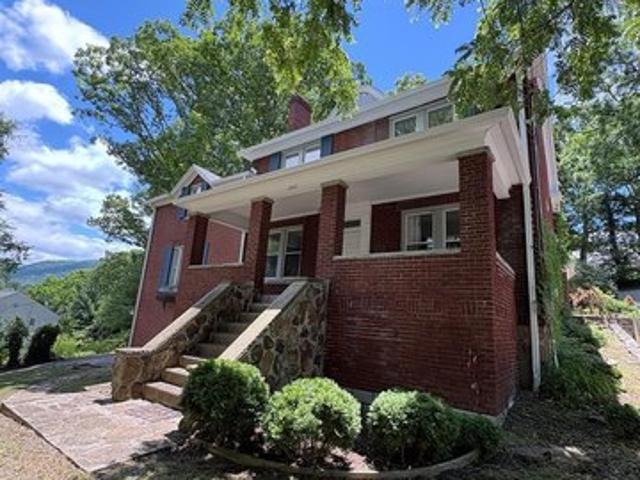 1423 Whitethorn St, Bluefield, WV 24701