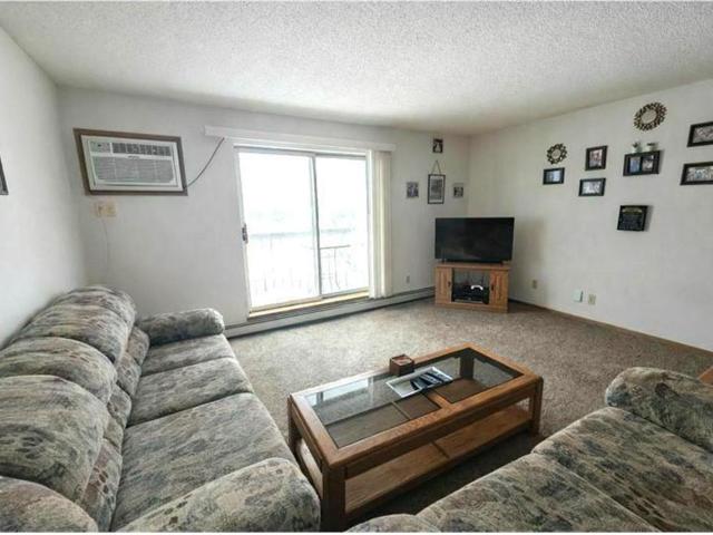 1423 6th St N 2 Bedroom Apartment for Rent at 1423 6th St N, St. Cloud, MN 56303 Hester Park