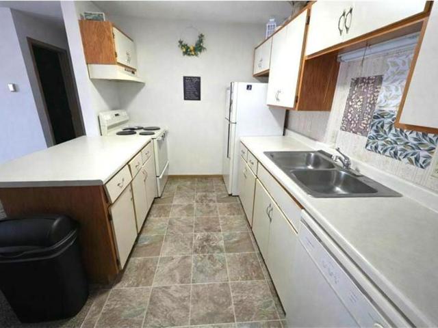 1423 6th St N 2 Bedroom Apartment for Rent at 1423 6th St N, St. Cloud, MN 56303 Hester Park