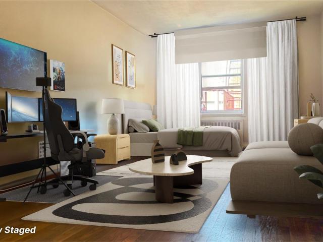 142 05 Roosevelt Avenue 721
