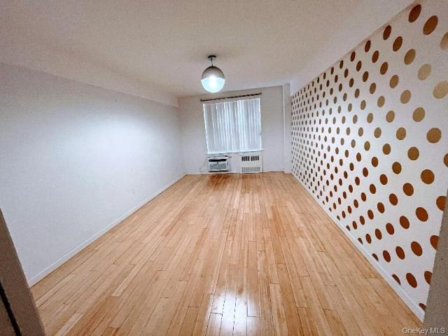 142 05 Roosevelt Avenue, Unit 415