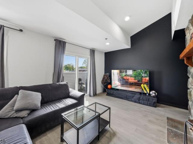 142 148 Main Ave # C